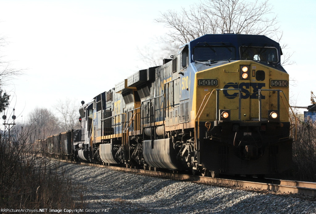 CSX 5010 and train Q410